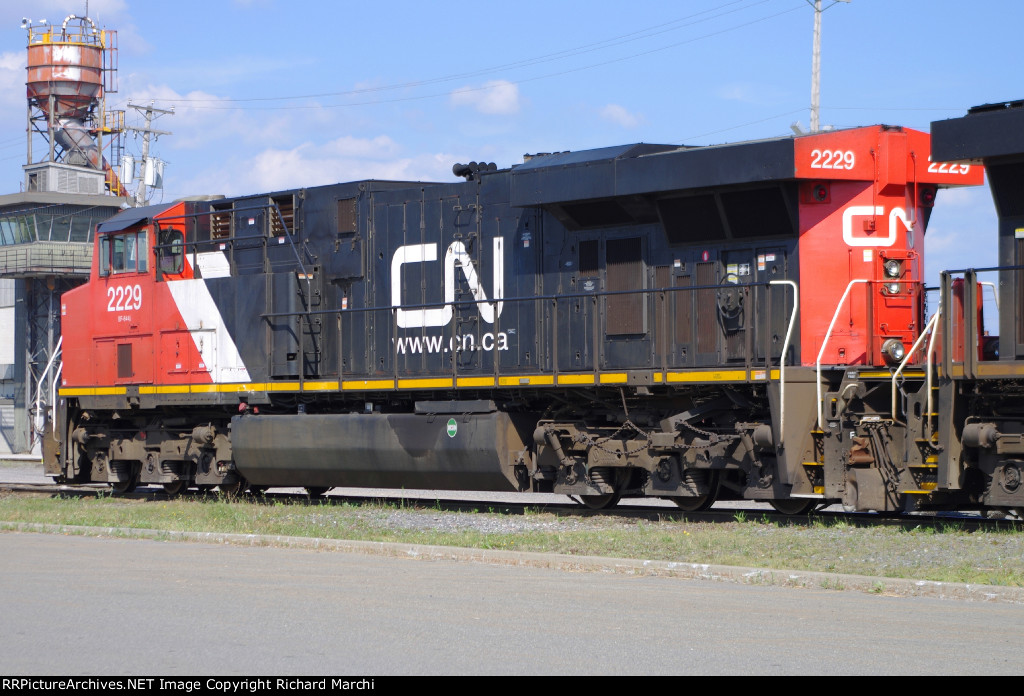 CN 2229